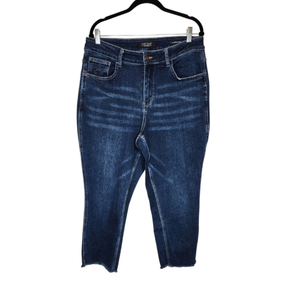 Judy Blue | Jeans | Judy Blue Cropped Straight Raw Hem Jeans Size 6w ...